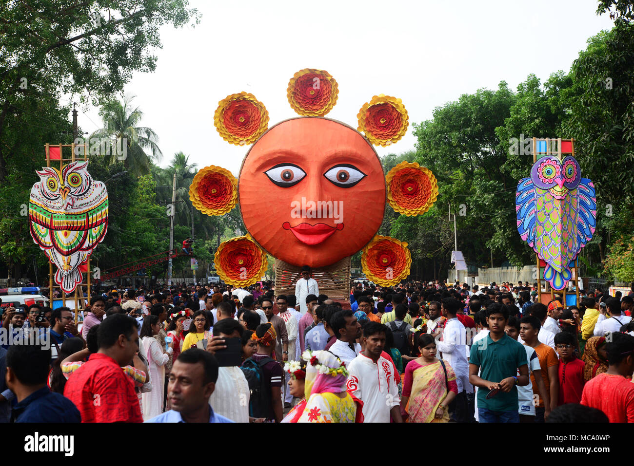 Thousands of bangladeshi people hi-res stock photography and images - Alamy