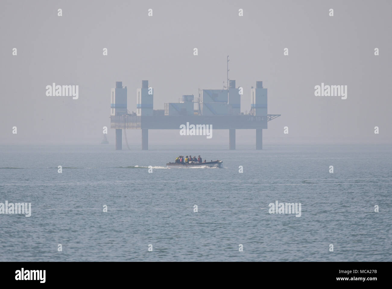 Jack up boat hi-res stock photography and images - Alamy