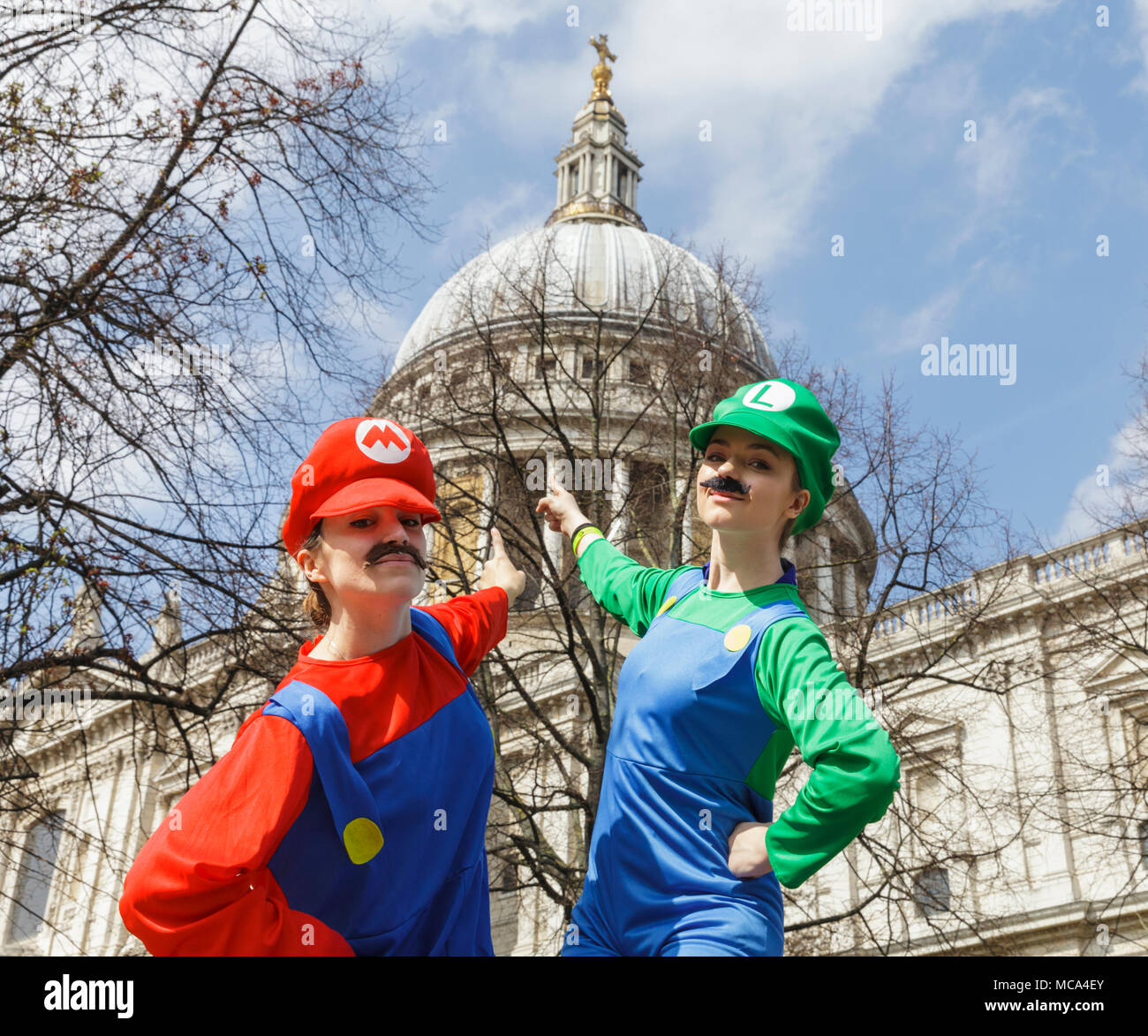 Super mario video game characters hi-res stock photography and images ...