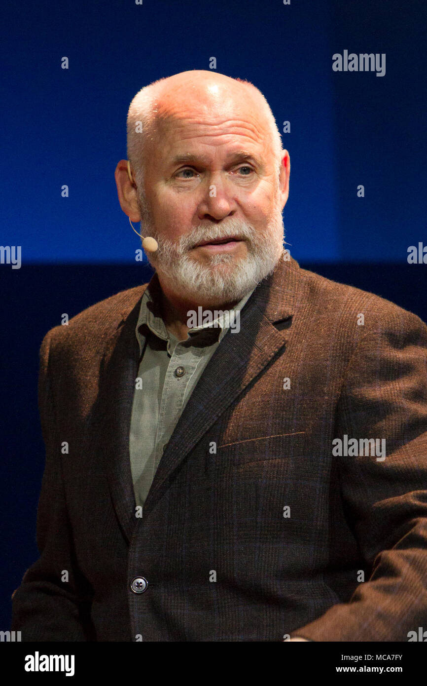 American photographer steve mccurry hi-res stock photography and images ...