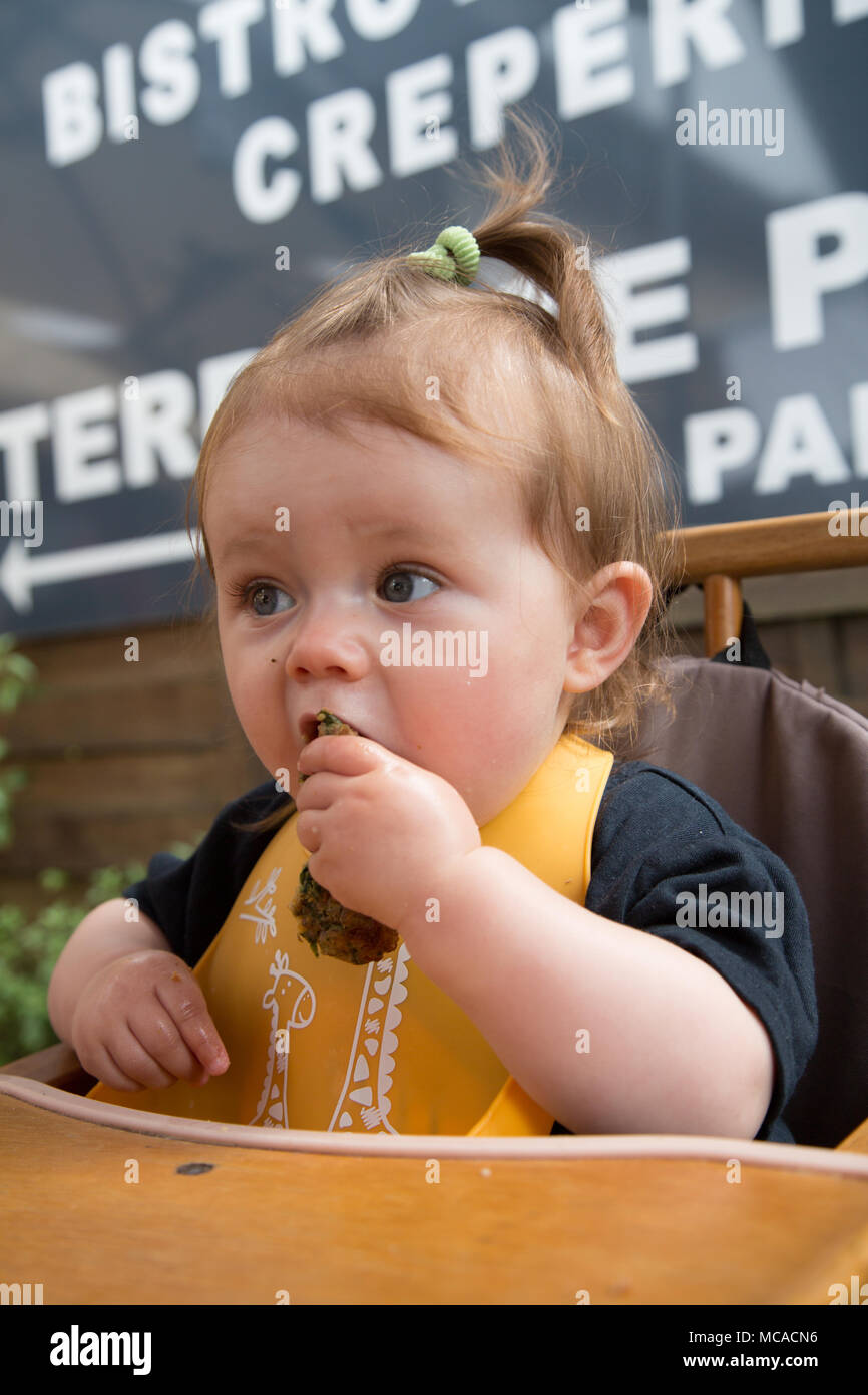 Baby being weaned hi-res stock photography and images - Alamy
