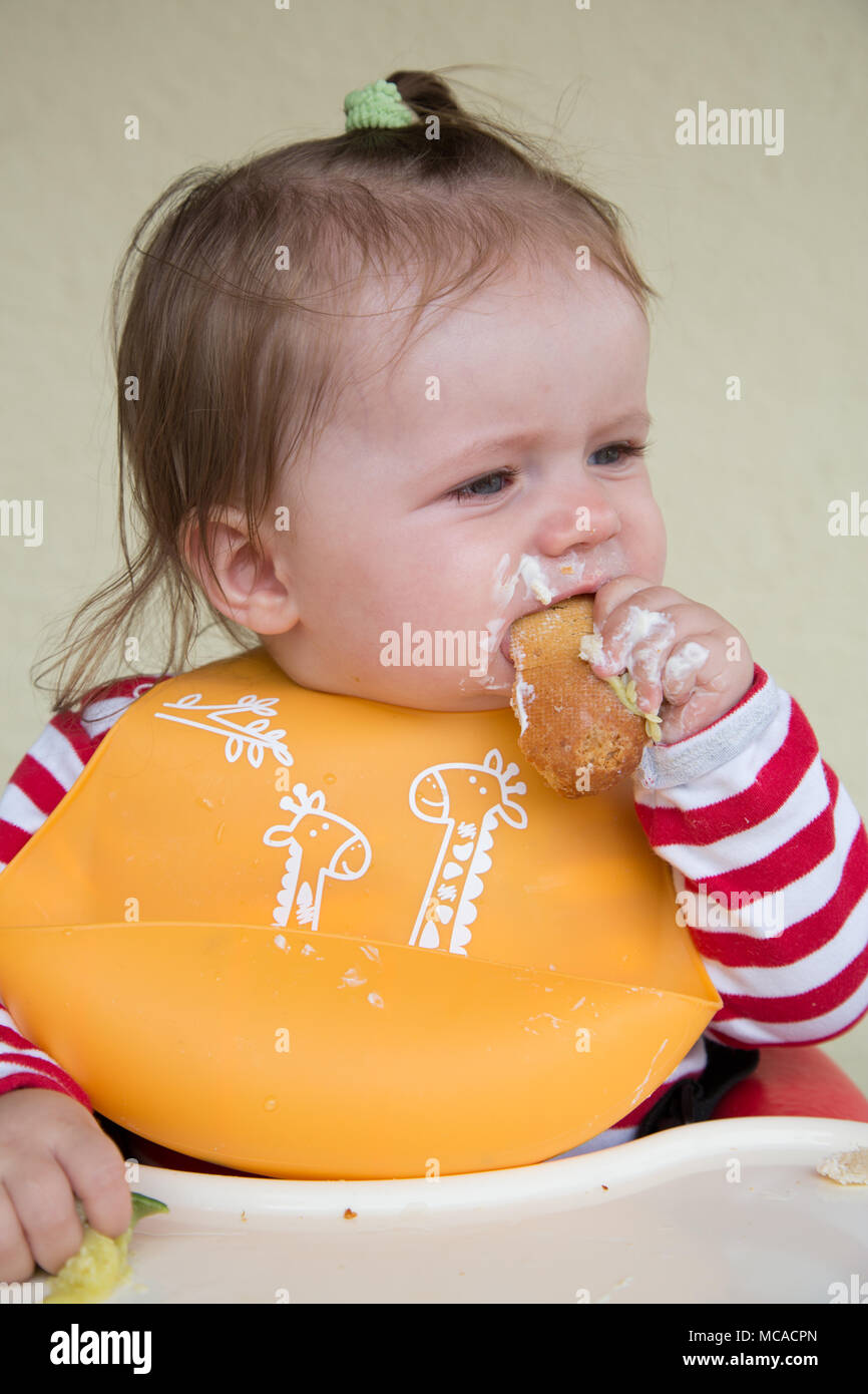 Baby being weaned hi-res stock photography and images - Alamy