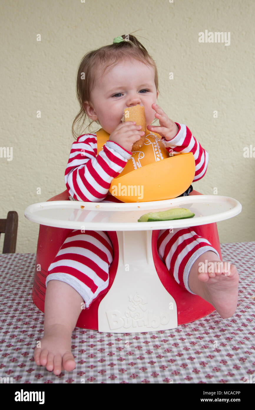 Baby being weaned hi-res stock photography and images - Alamy