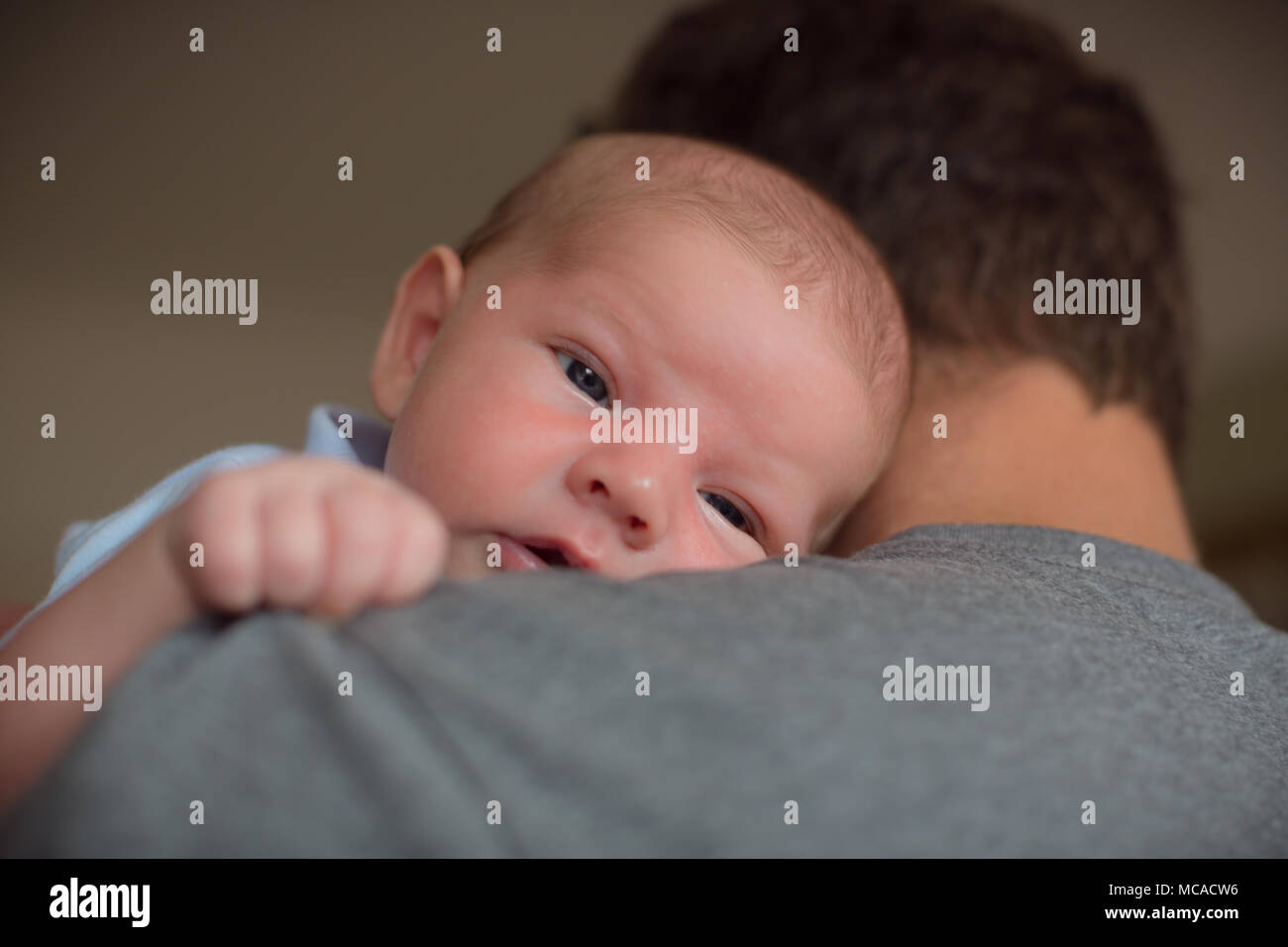 Father and his newborn baby Stock Photo - Alamy