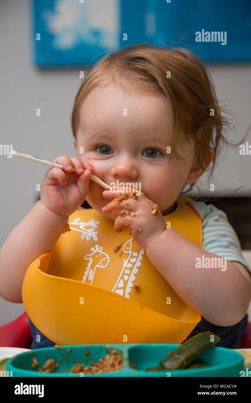 Baby being weaned hi-res stock photography and images - Alamy