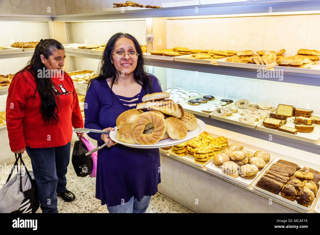 La joya pasteleria pastry bakery shop hi-res stock photography and ...