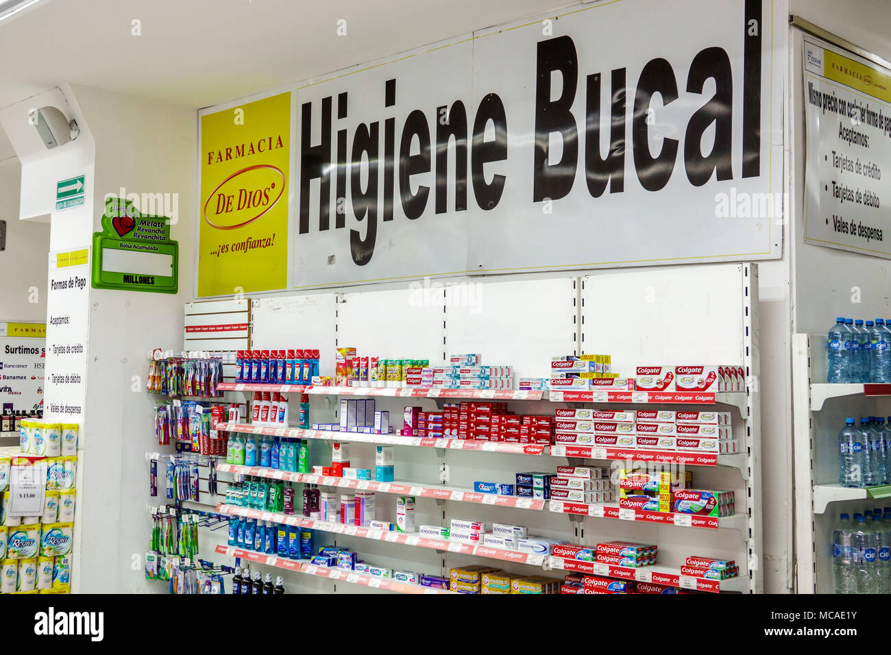 Spanish farmacia hi-res stock photography and images - Alamy
