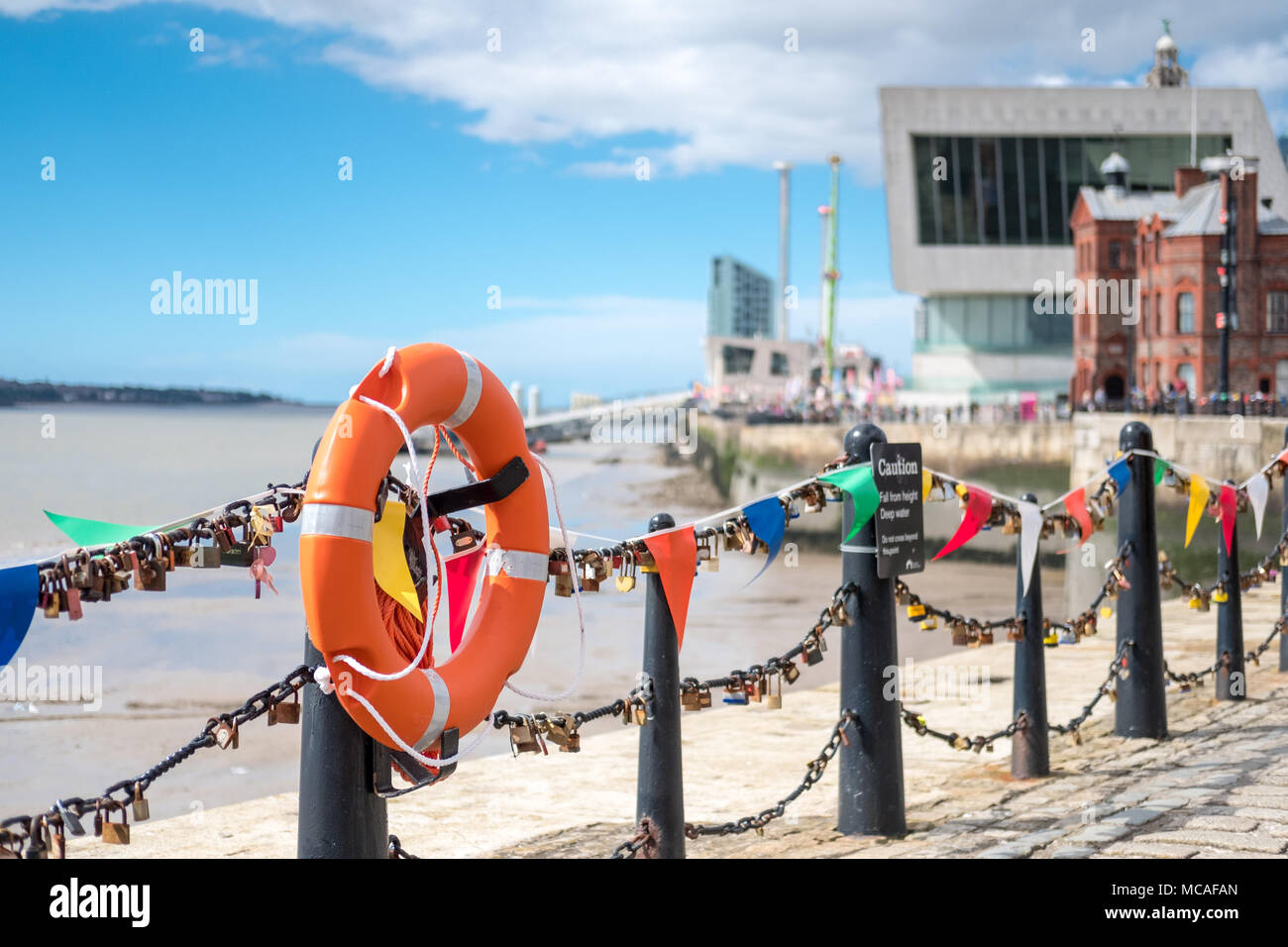 Vintage docks liverpool hi-res stock photography and images - Alamy