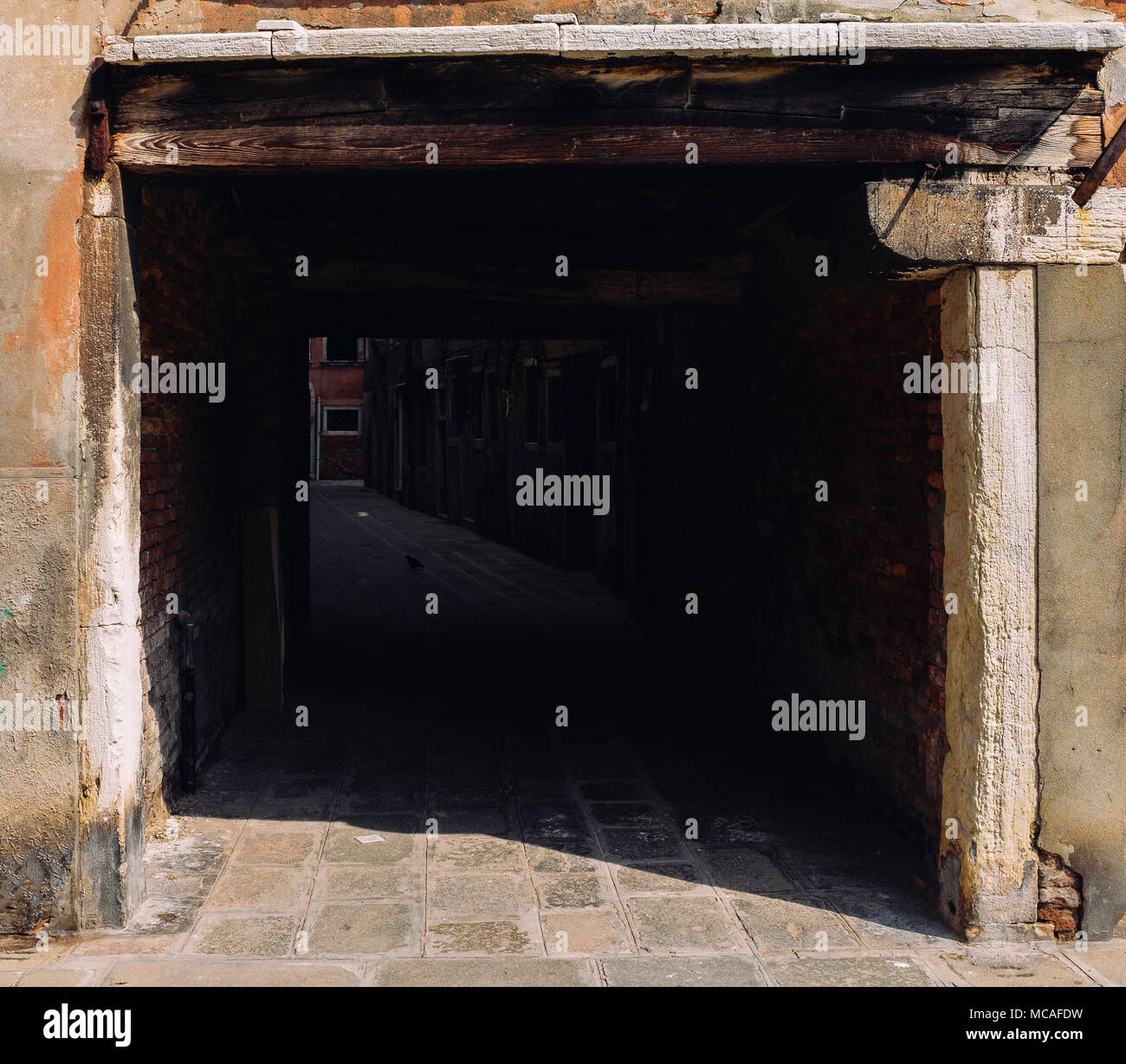 Mysterious alleyway hi-res stock photography and images - Alamy