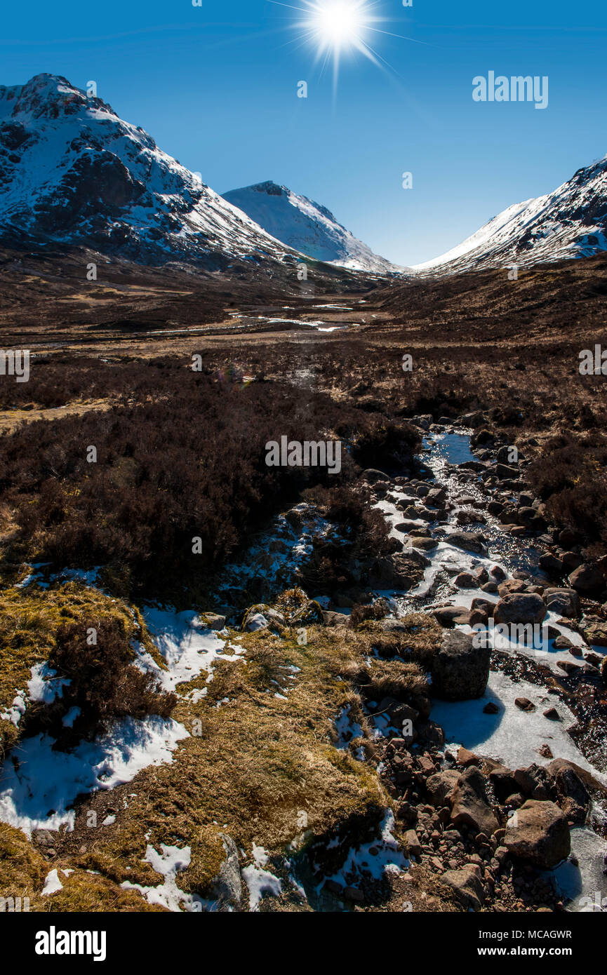 Breathtaking views of the Scottish Highlands - a bright sunshine shines ...