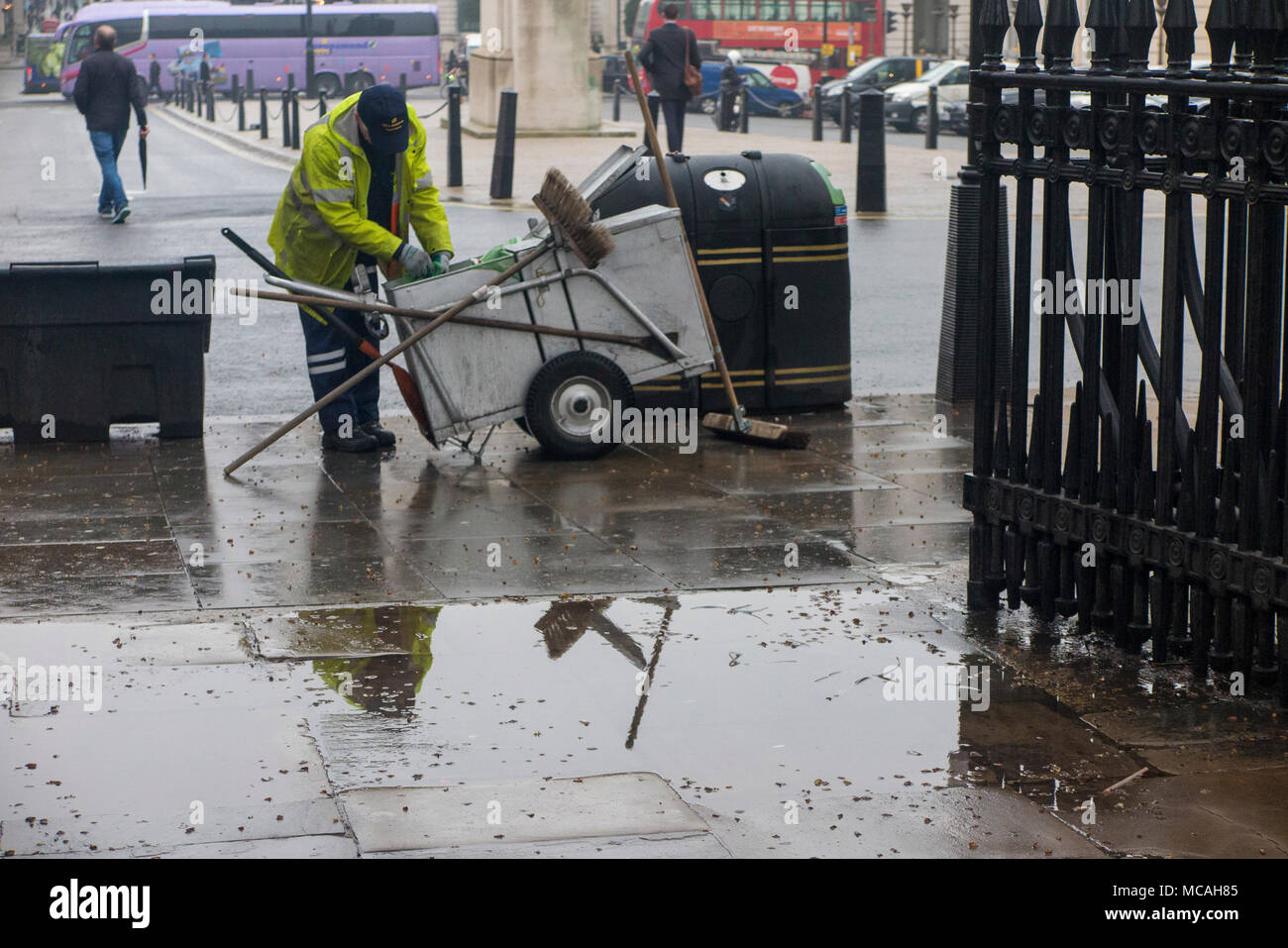 City of westminster street cleaning hi-res stock photography and images ...