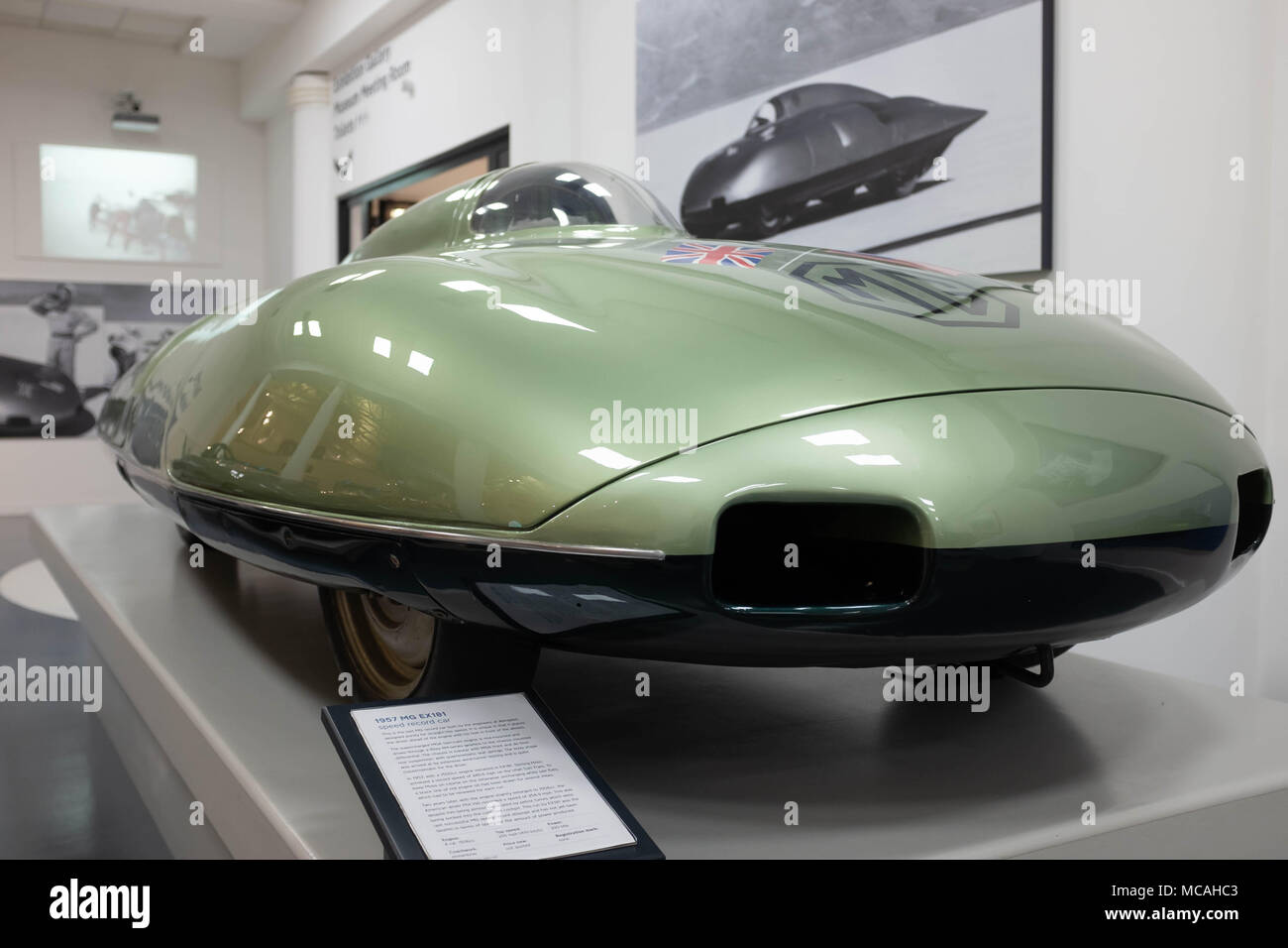 1957 record hi-res stock photography and images - Alamy