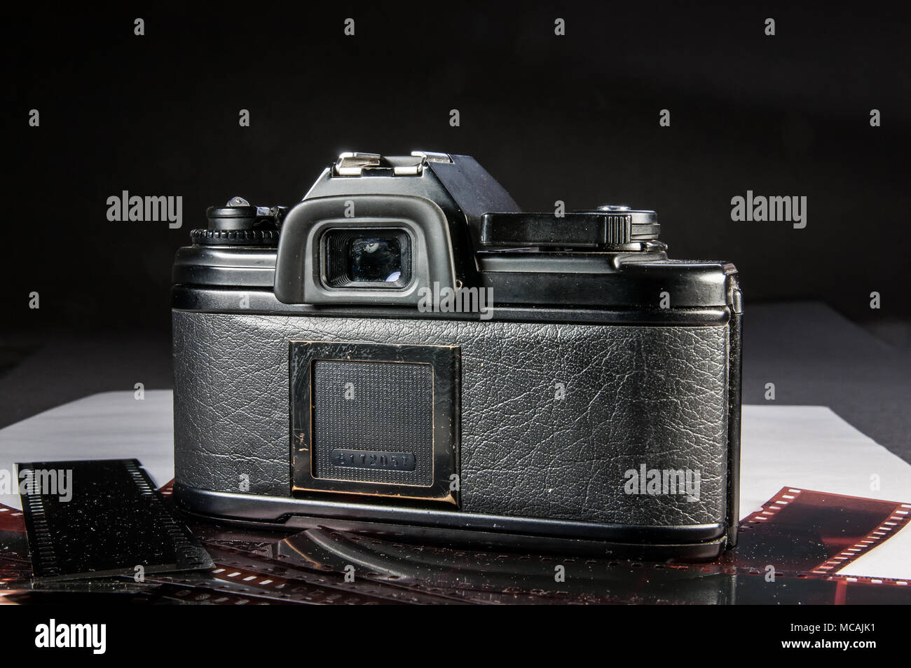 Old analog camera hi-res stock photography and images - Alamy