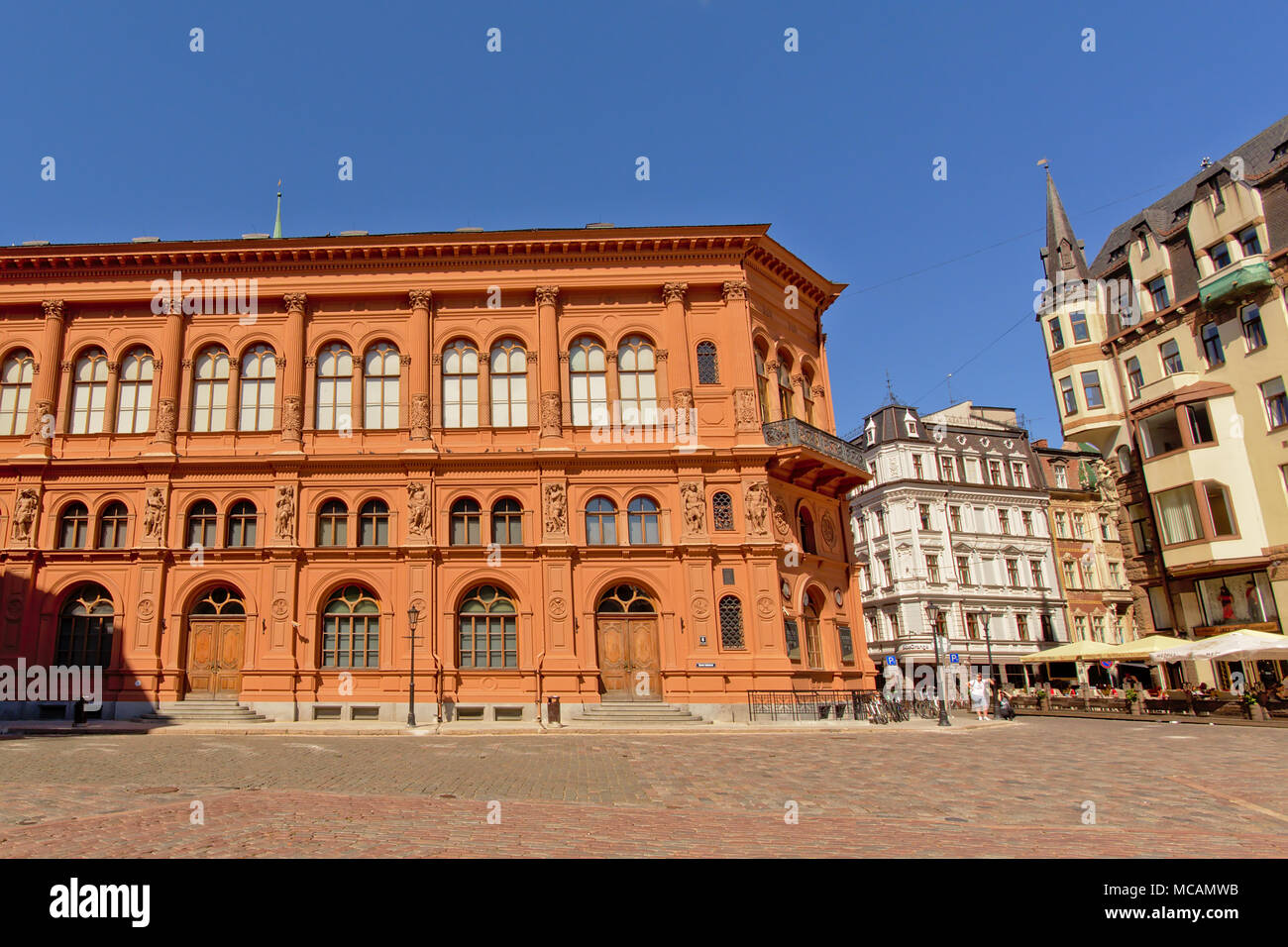 Brick neo classical buildings hi-res stock photography and images - Alamy