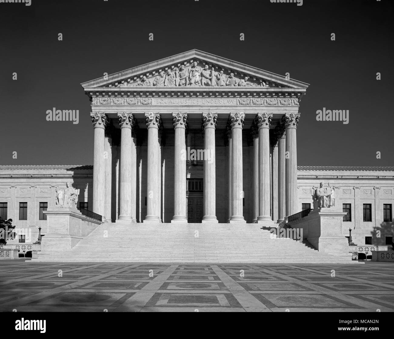 Supreme court washington usa Black and White Stock Photos & Images - Alamy