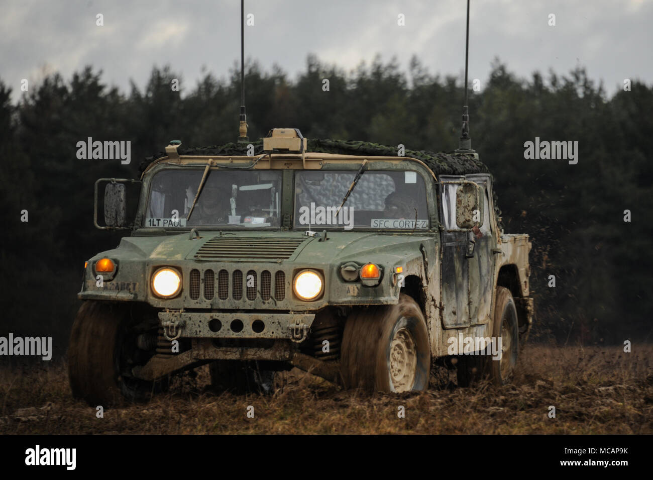 U.S. Soldiers with Battery A, 1st Battalion, 7th Field Artillery ...