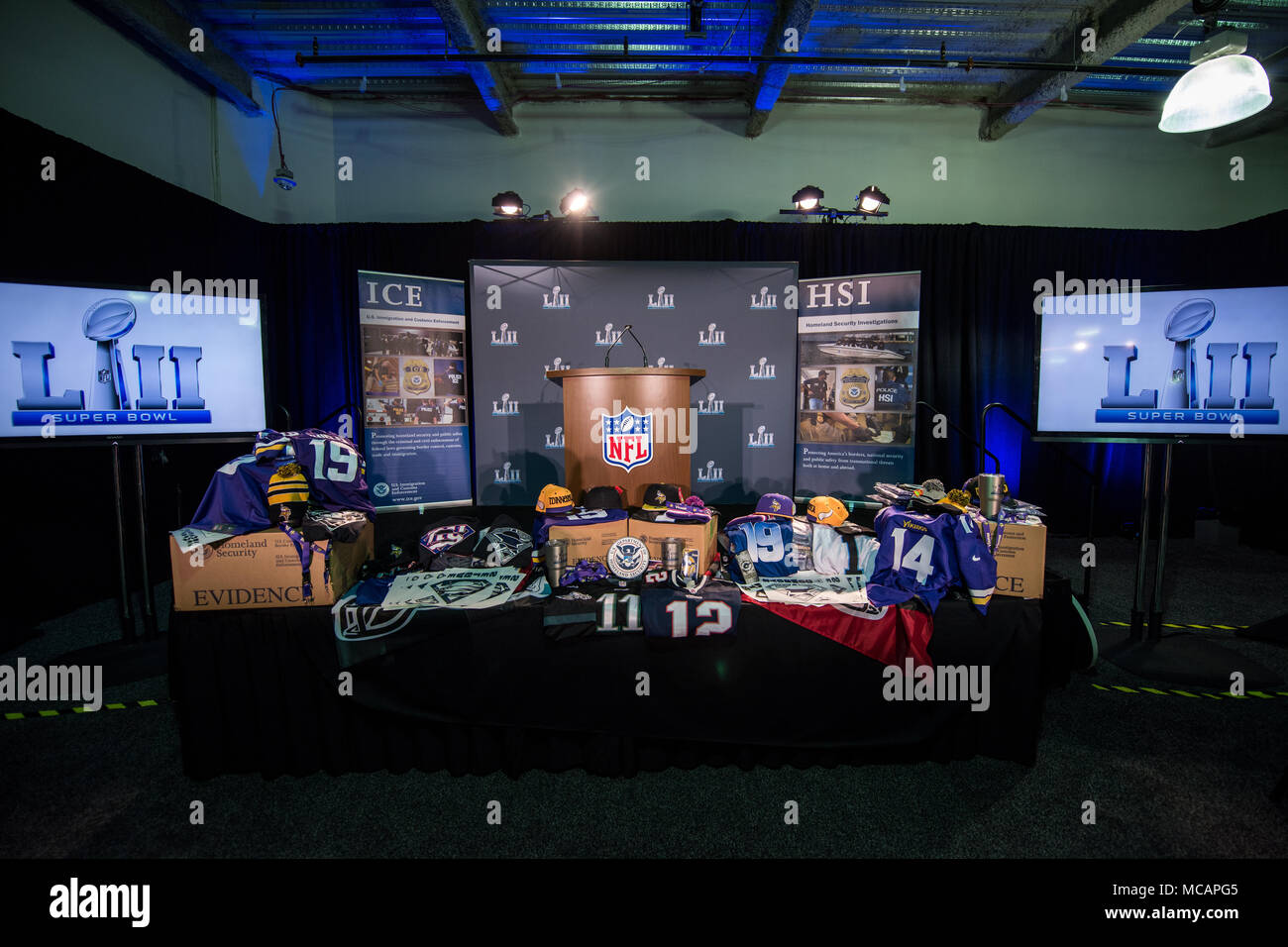 Retail Security Officers High Resolution Stock Photography and Images ...