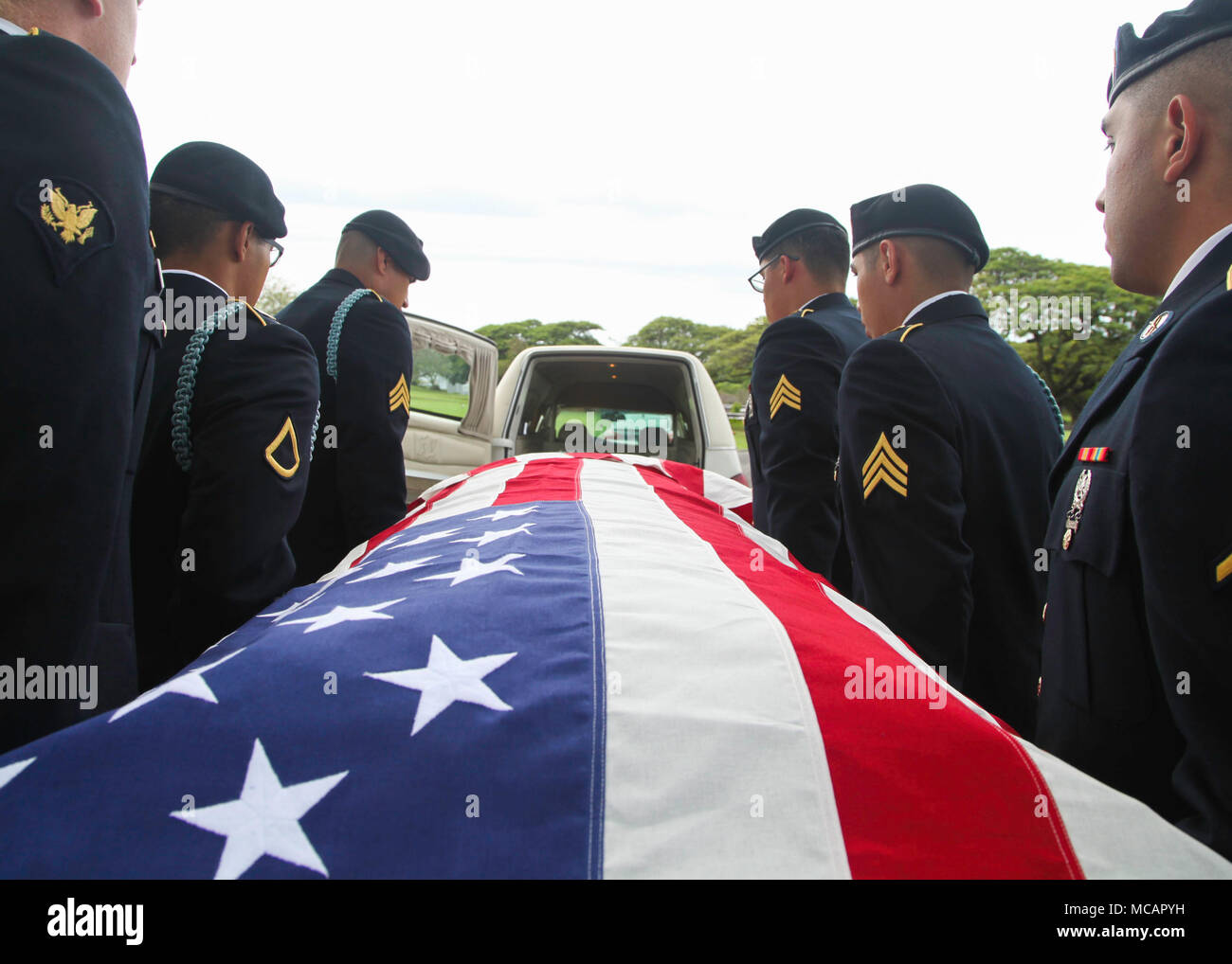 U.S. Soldiers assigned to the 2-14 Cavalry Regiment, 25th Infantry ...
