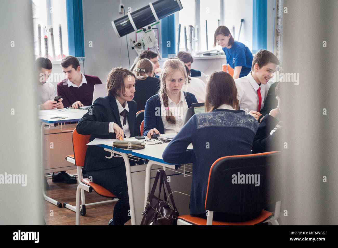 Vladimir putin school kids hi-res stock photography and images - Alamy