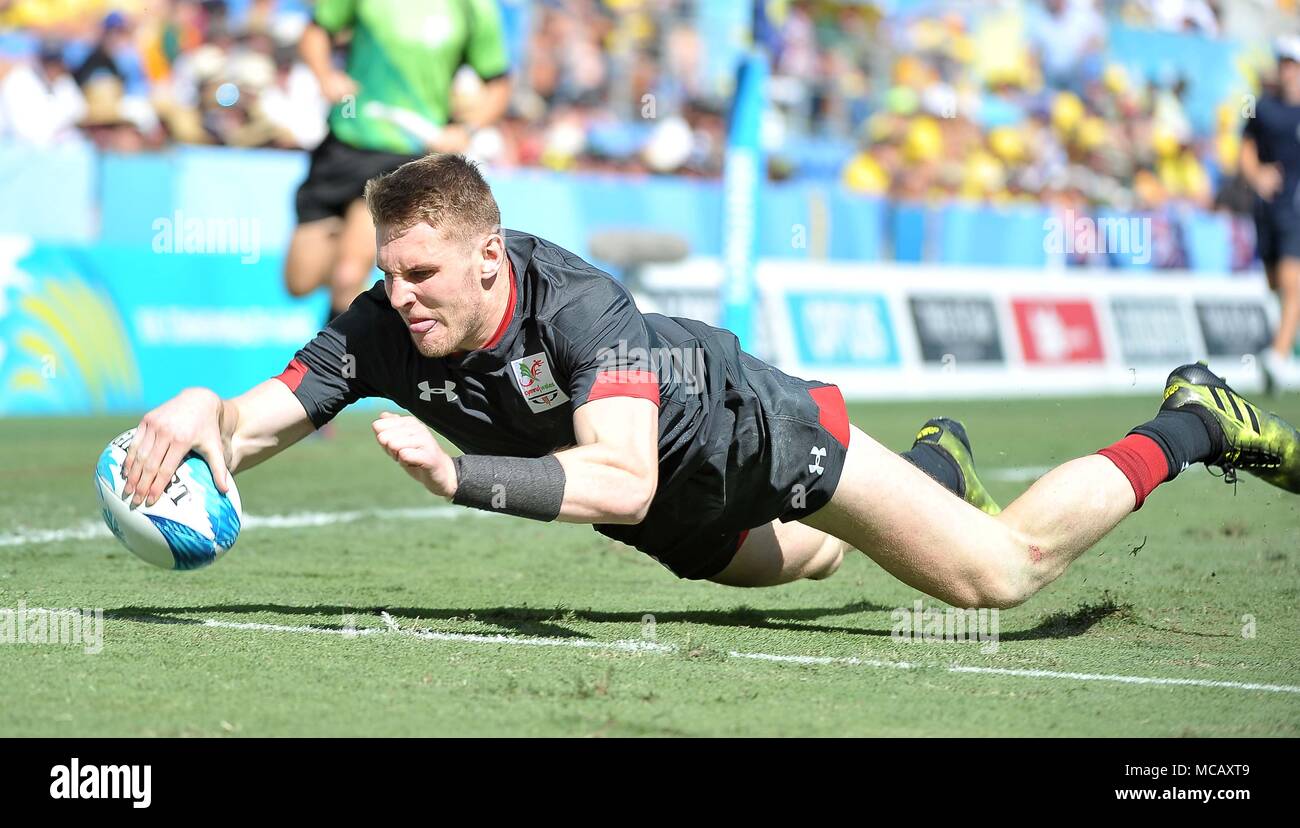 Queensland, Australia . 15th April, 2018. Thomas Williams (WAL) dives ...