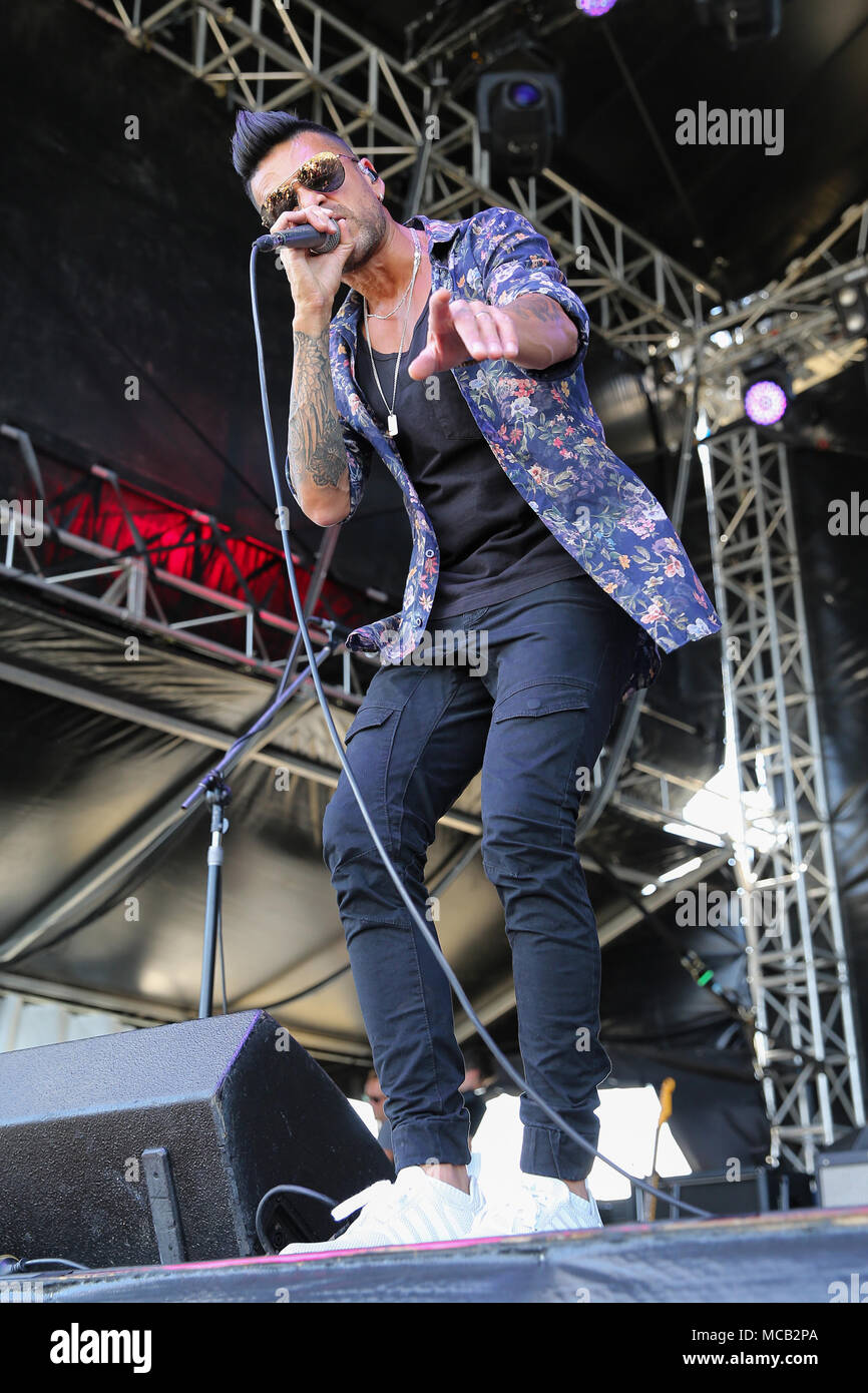 Boom crash opera hi-res stock photography and images - Alamy