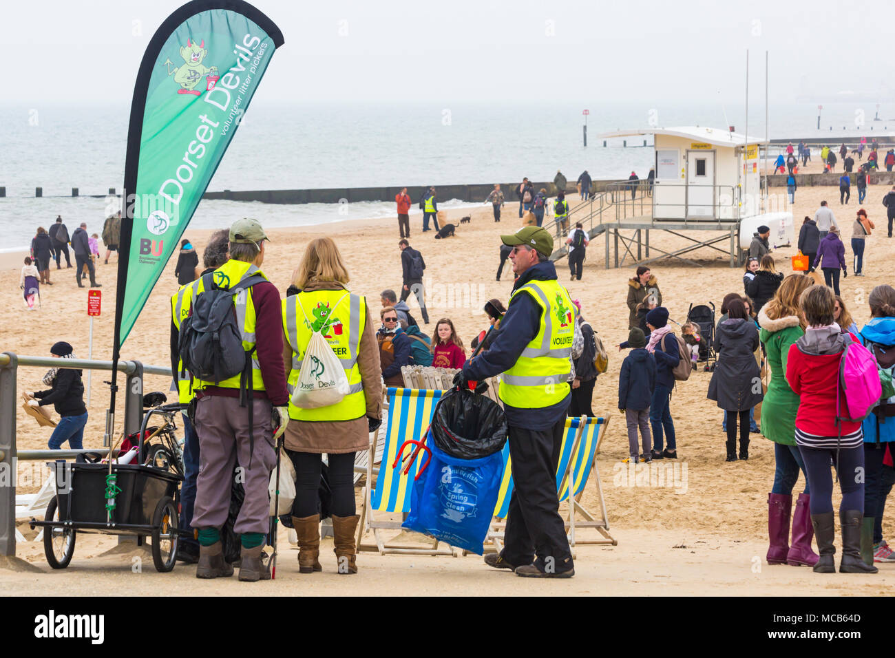 Beach cleaning campaign hi-res stock photography and images - Alamy