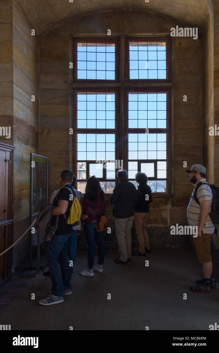 10 April 2018, Czech Republic, Prague: Tourists stand in front of a ...