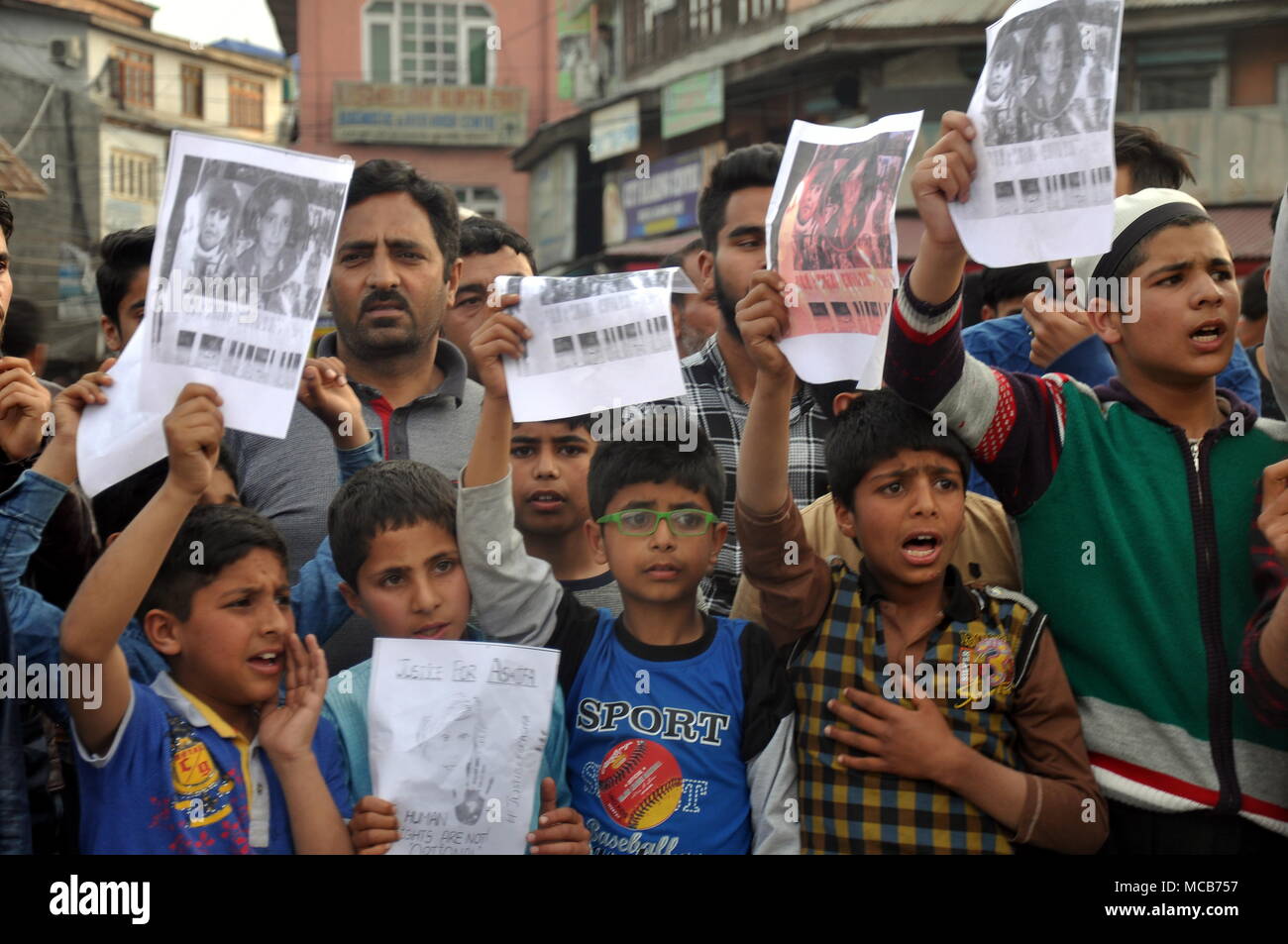 Srinagar, India 15th April 2018 Children Shouting slogans ‘Asifa hum ...