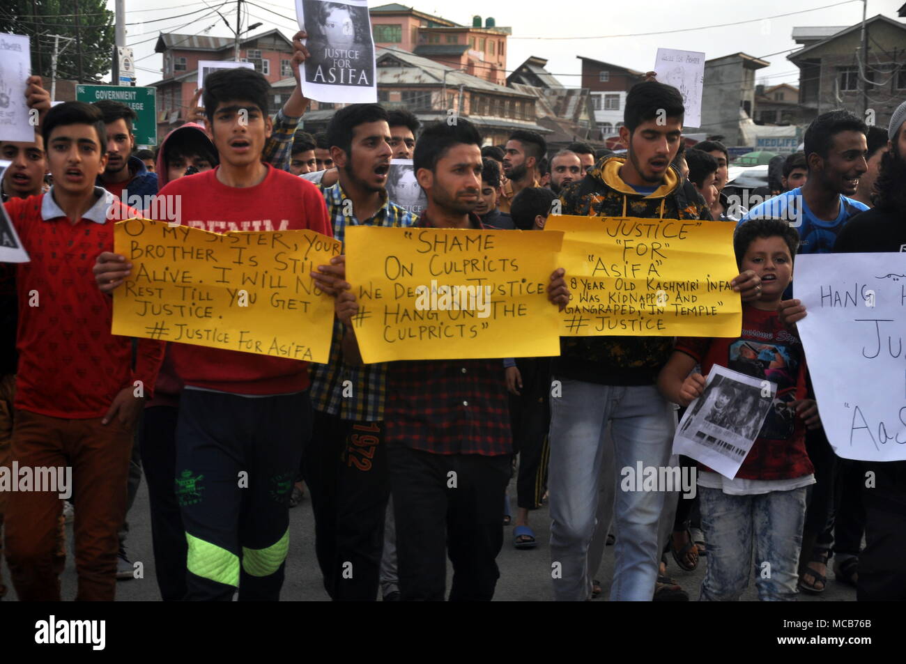 Srinagar, India 15th April 2018 The rape and mur¬der case of little ...