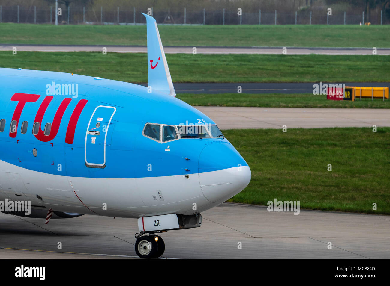 Aircraft movements hi-res stock photography and images - Alamy