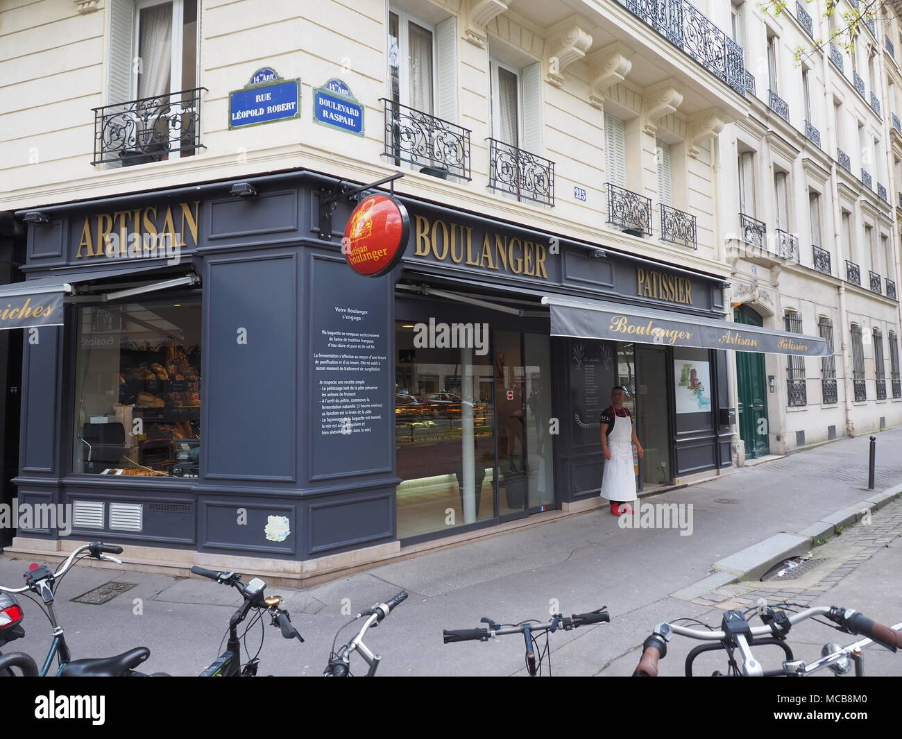 13 April 2018, France, Paris: The bakery "2M". Proprietor Mahmod M ...