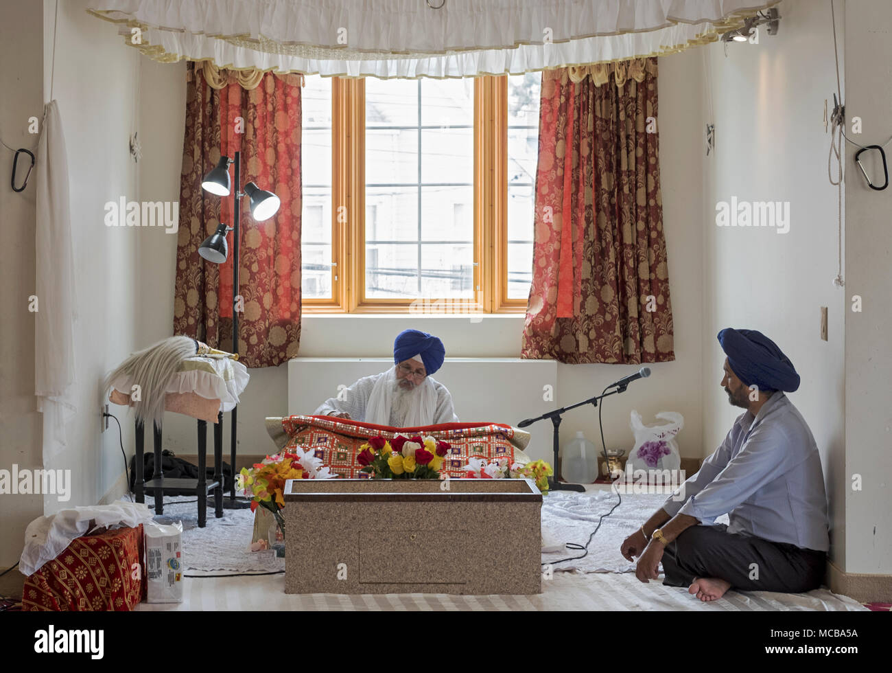 Sikh priest sri guru granth sahib hi-res stock photography and images ...