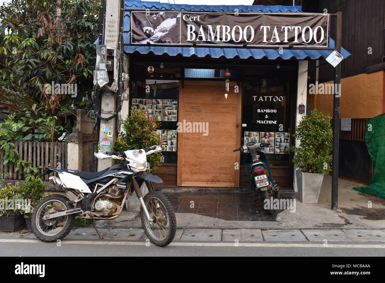 Business storefront hi-res stock photography and images - Alamy