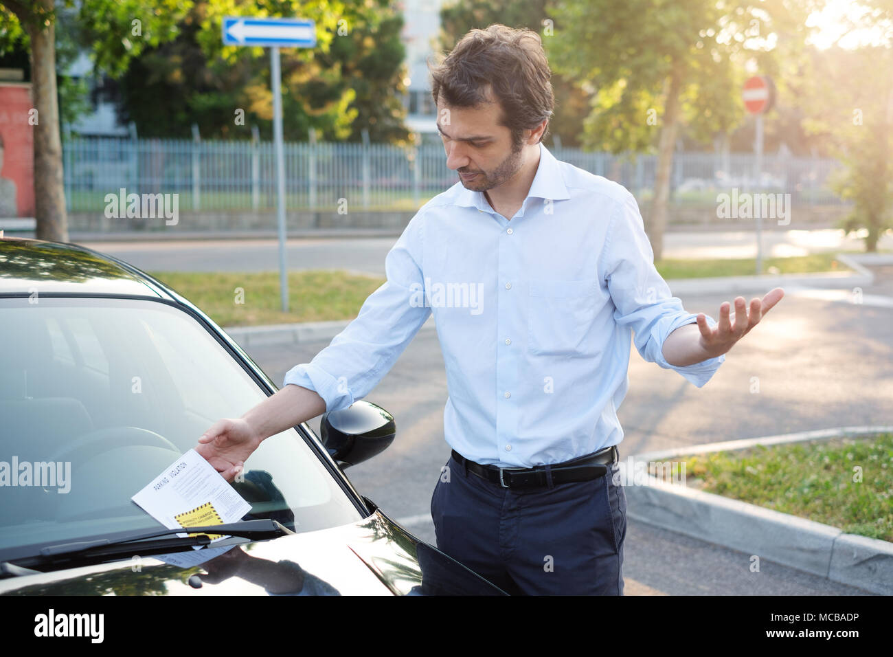 Parking fine illegal hi-res stock photography and images - Alamy