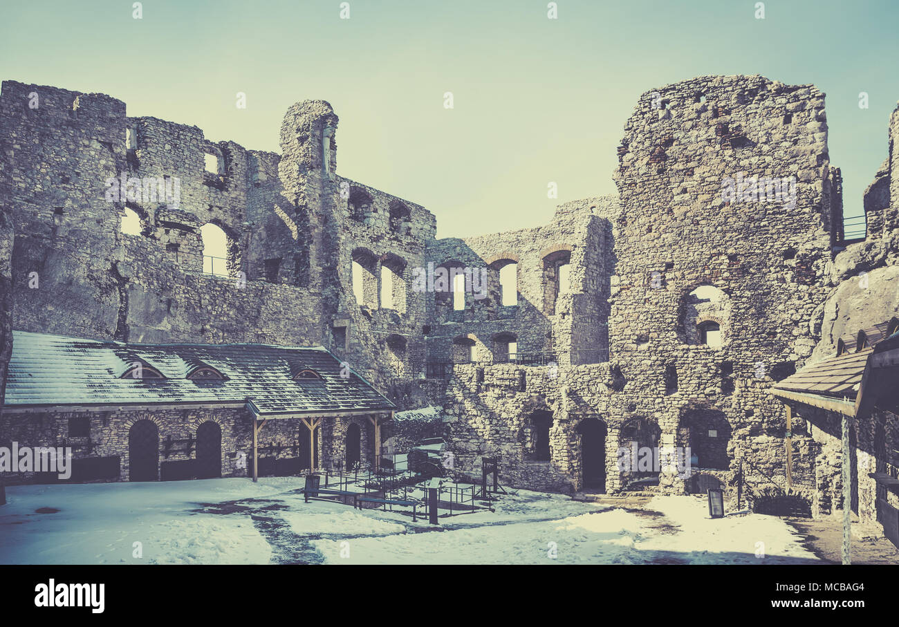 Inside old medieval castle tower hi-res stock photography and images ...