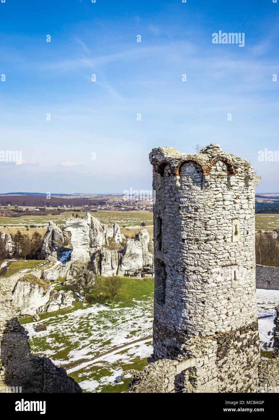 Outside of medieval structure hi-res stock photography and images - Alamy