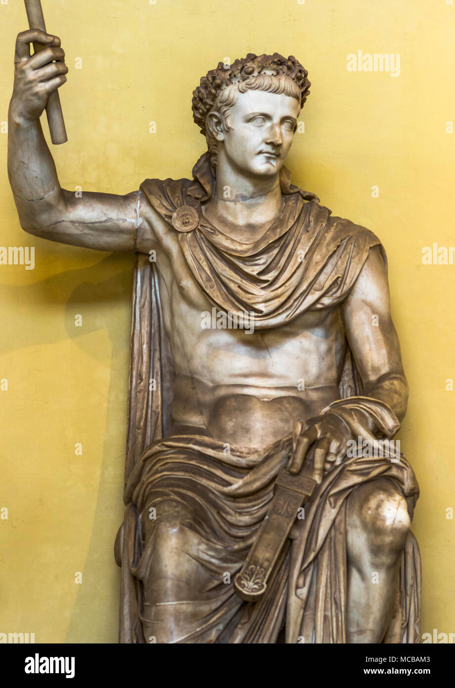 Roman emperor statue seated hi-res stock photography and images - Alamy
