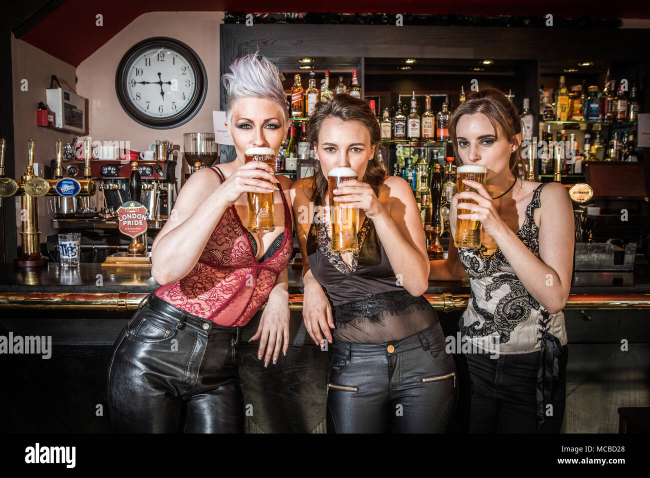 Girls night out drunk hi-res stock photography and images - Alamy