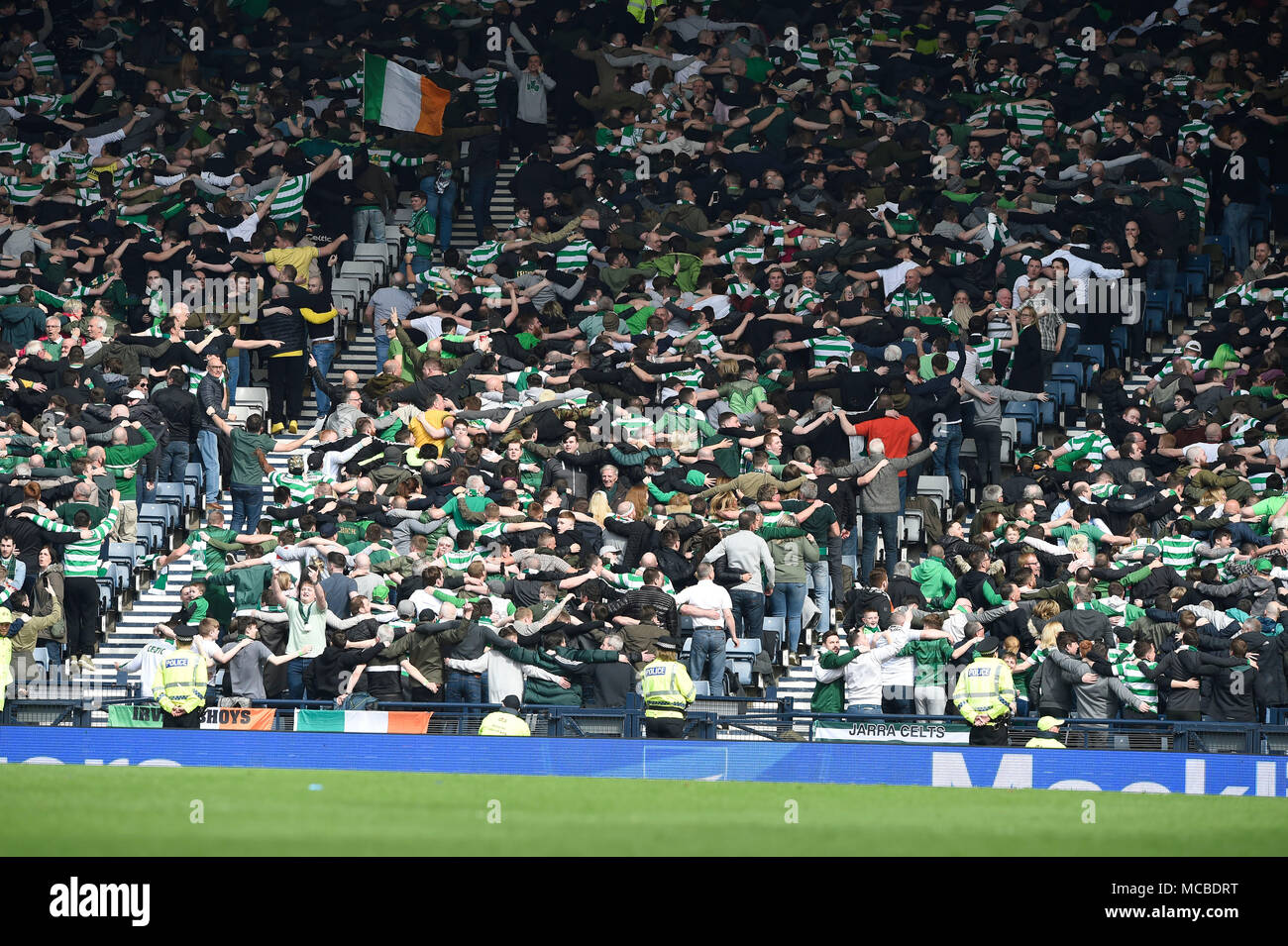 Celtic celebrate goal hi-res stock photography and images - Alamy