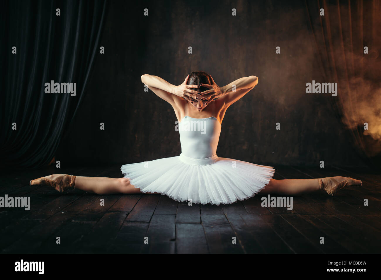 Body flexibility of ballet performer, stretching Stock Photo - Alamy