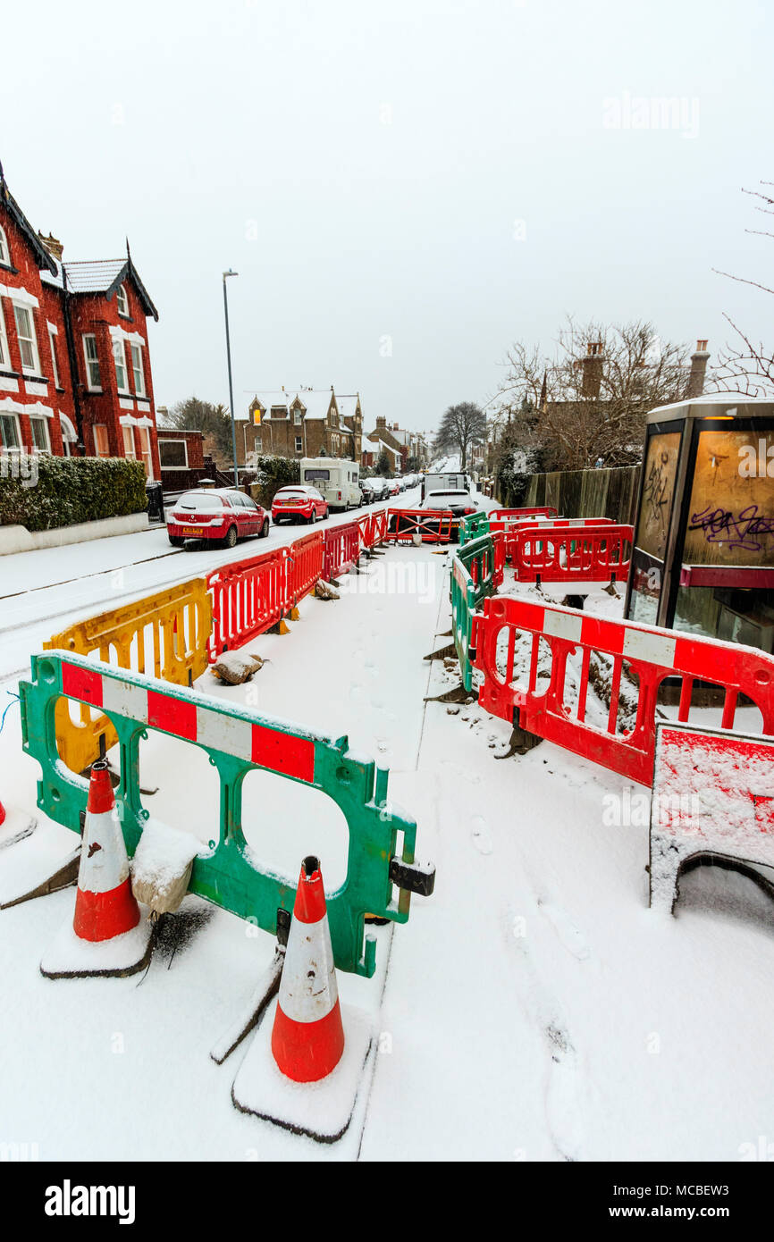 Barriers on pavement hi-res stock photography and images - Alamy