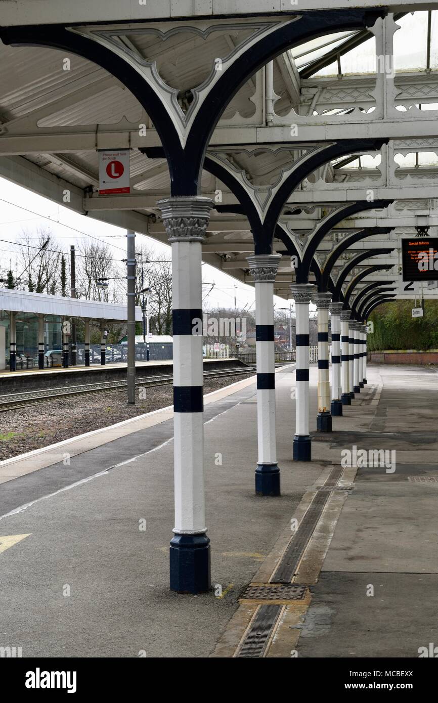 Durham railway station hi-res stock photography and images - Alamy