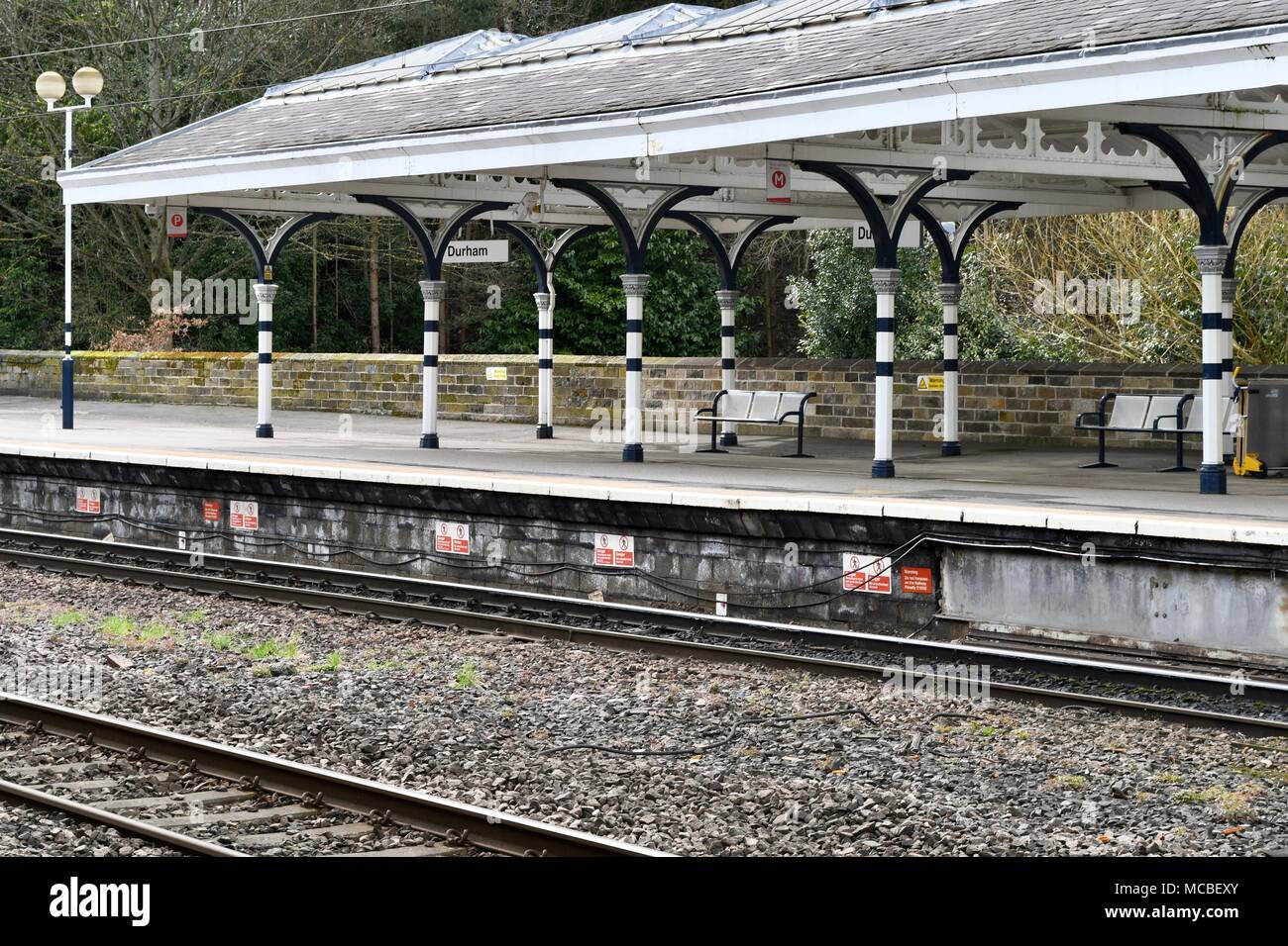 Durham railway station hi-res stock photography and images - Alamy