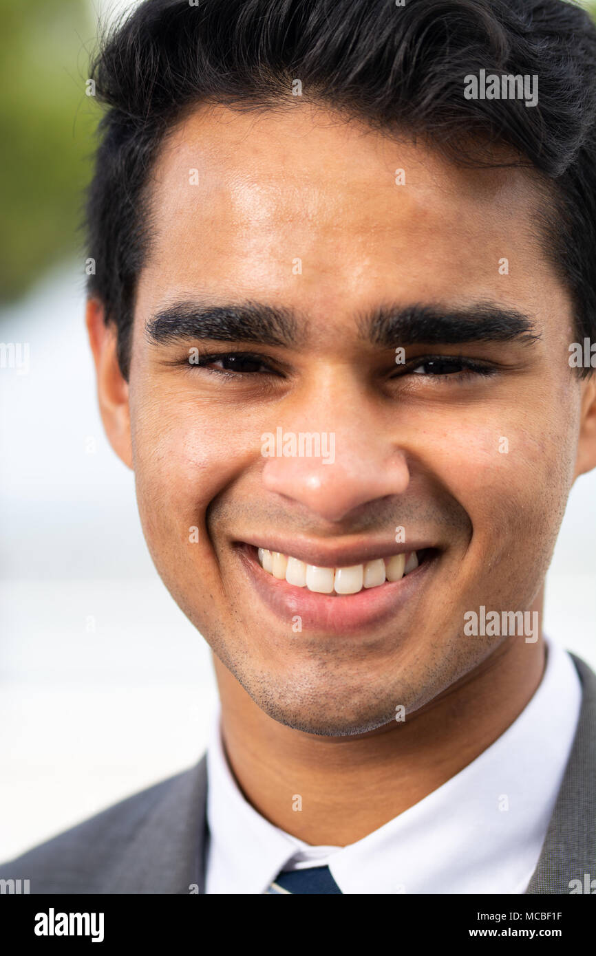 Business man with suit in outdoor ambient Stock Photo - Alamy