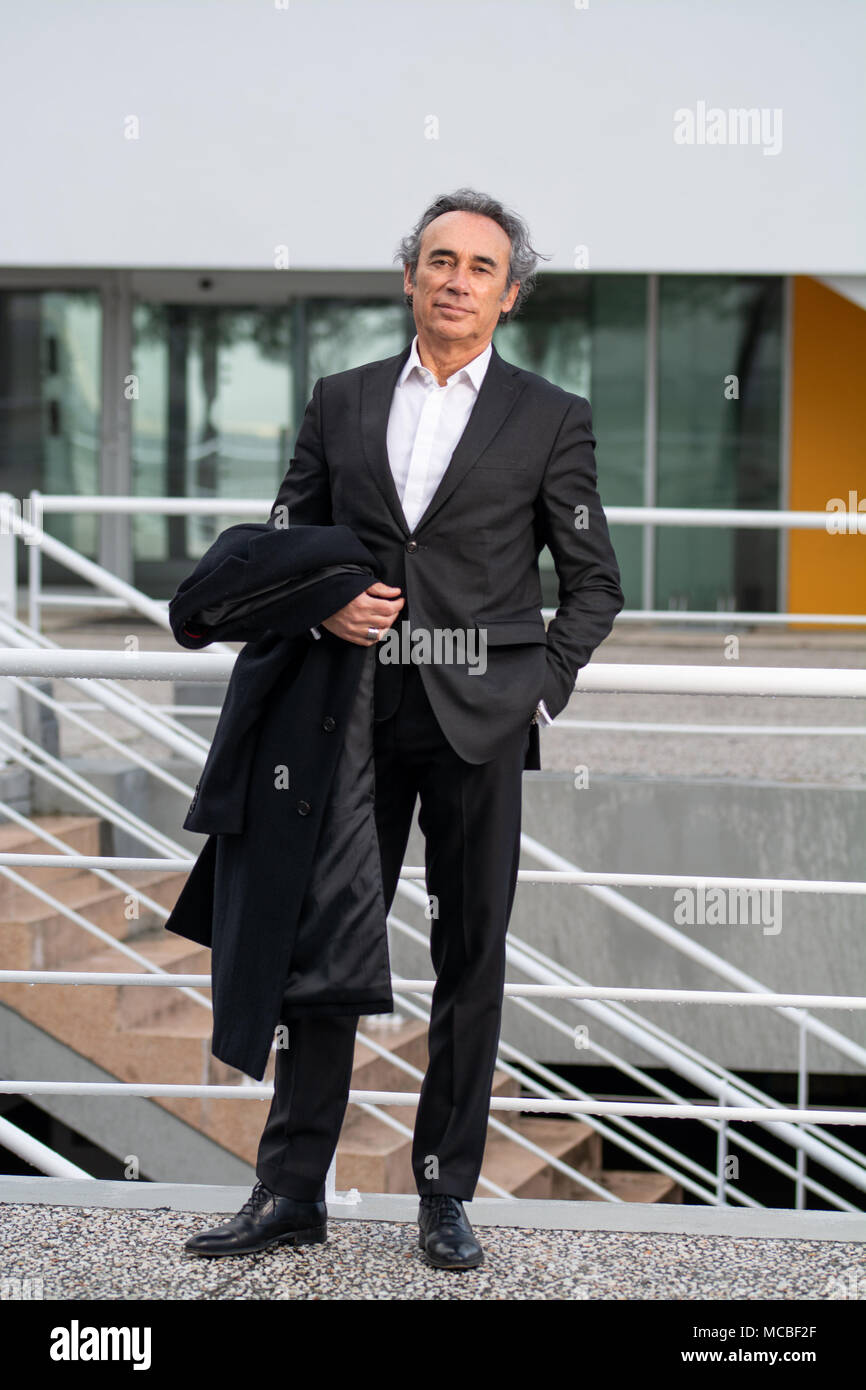 Ambient leadership hi-res stock photography and images - Alamy