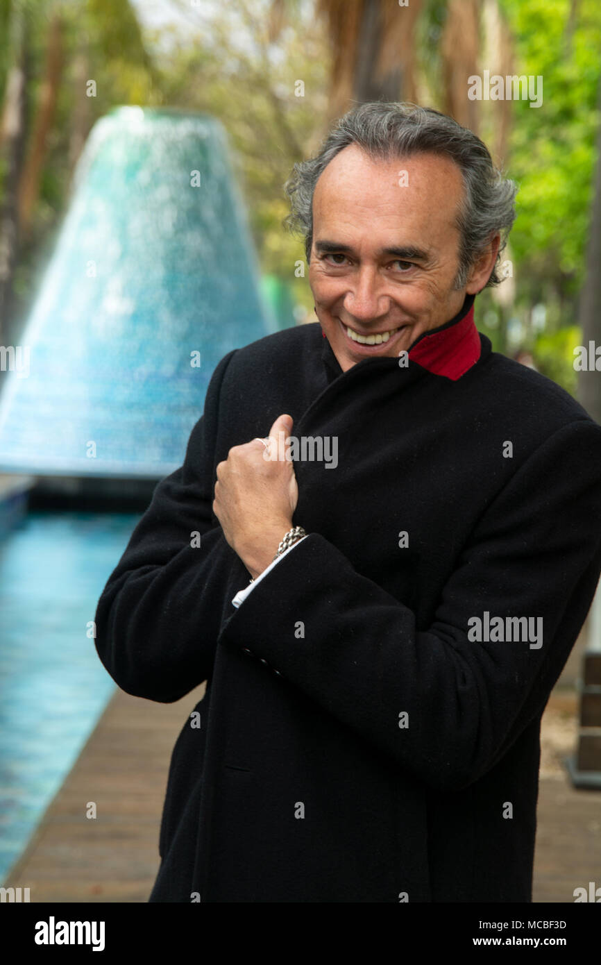 Business man with suit in outdoor ambient Stock Photo - Alamy