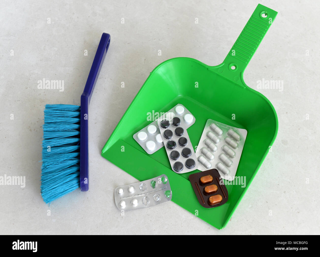 Medication bin hi-res stock photography and images - Alamy