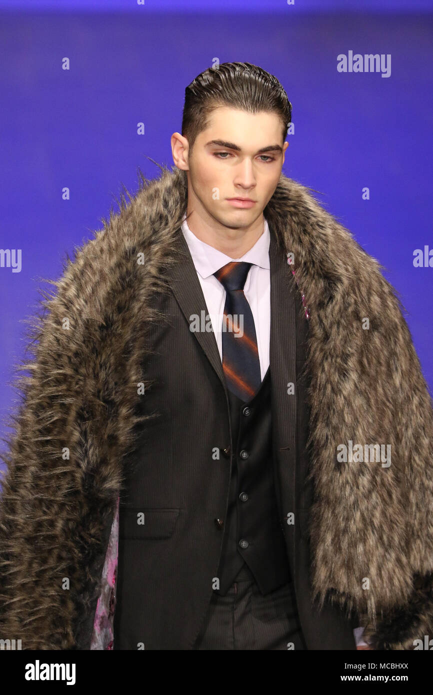 Art Hearts Fashion LA Fashion Week - Danny Nguyen - Catwalk at The ...