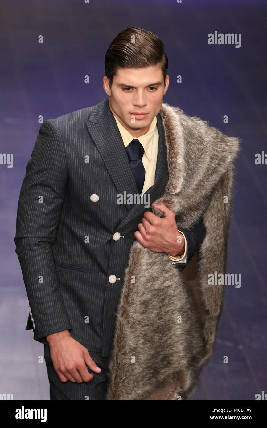 Art Hearts Fashion LA Fashion Week - Danny Nguyen - Catwalk at The ...