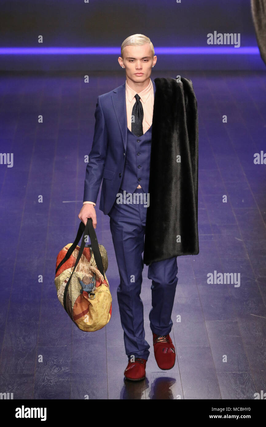 Danny nguyen couture hi-res stock photography and images - Alamy